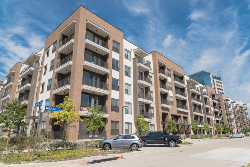 How Many Can Live In a 1 Bedroom Apartment in Texas: Easy FAQs